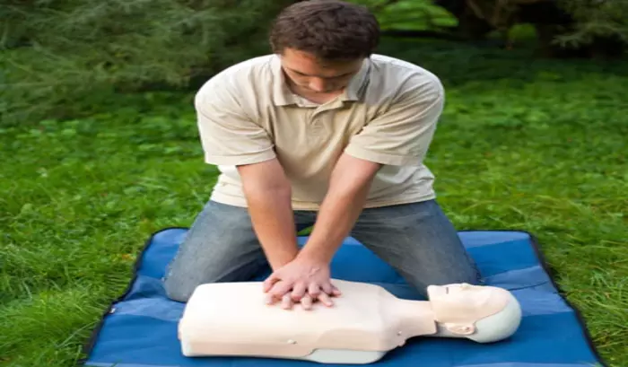 The Ultimate Guide to CPR Training: Everything You Need to Know | A ...
