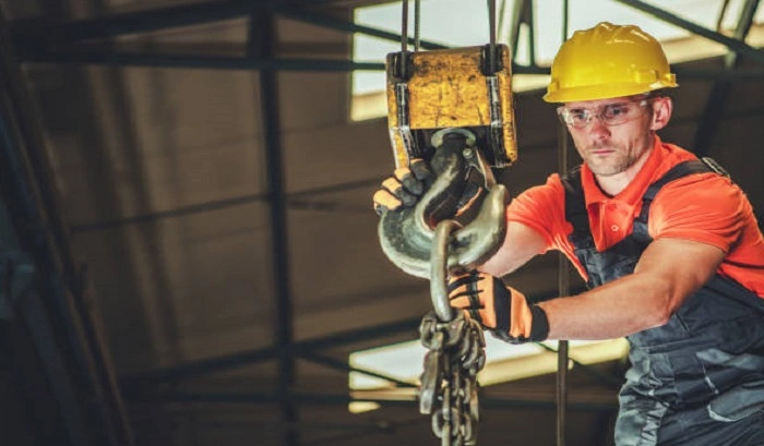 How Proper Rigging Equipment Enhances Workplace Safety
